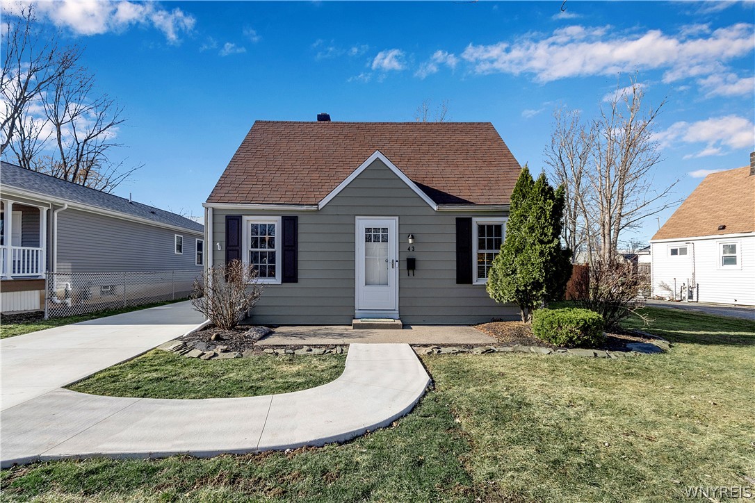 43 Larch Road, Amherst, NY 14226