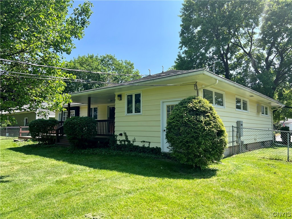 416 W Hinds Avenue, Sherrill, NY 13461