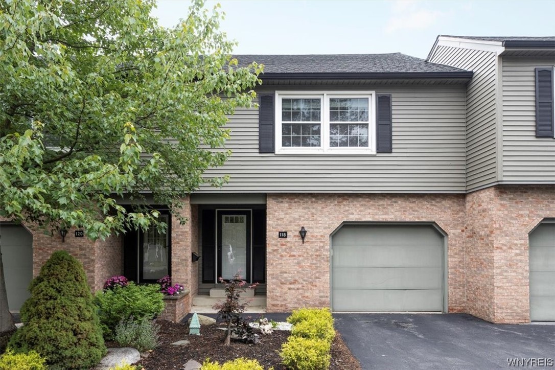 118 Bridle Path, Orchard Park, NY 14127