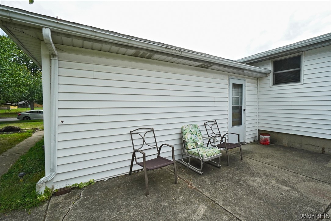 123 Sharon Drive, West Seneca, NY 14224