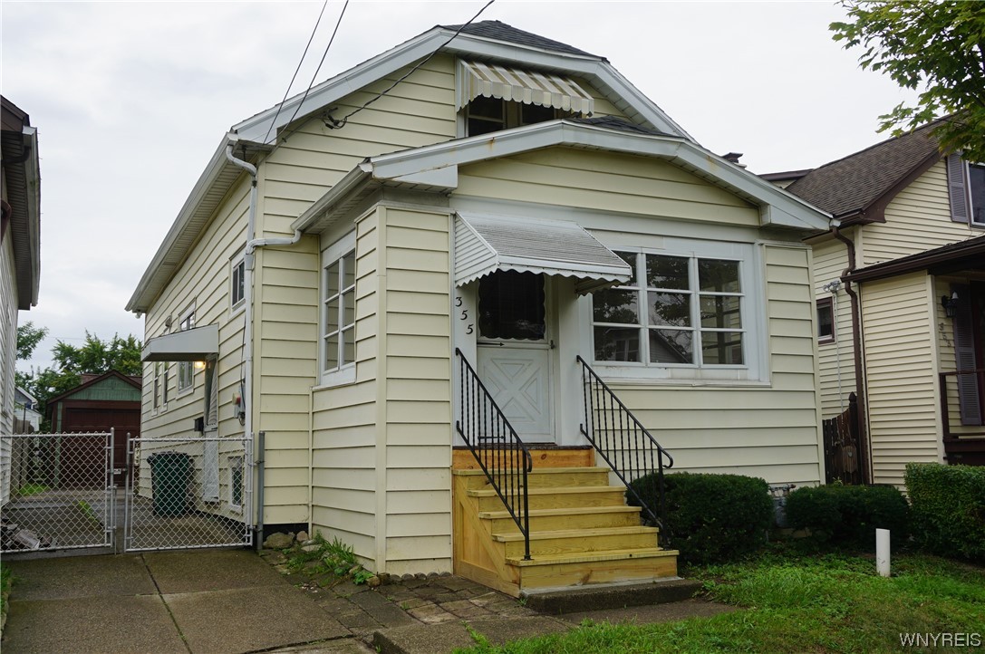 Sold: 355 Riverside Ave, Buffalo, NY 14207, Riverside | 3 Beds / 1 Full ...