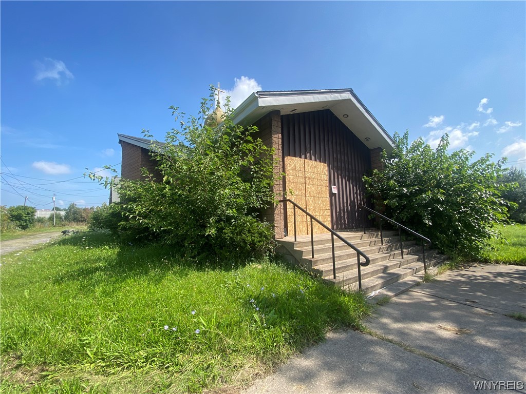 3920 Pine Avenue, Niagara Falls, NY 14301