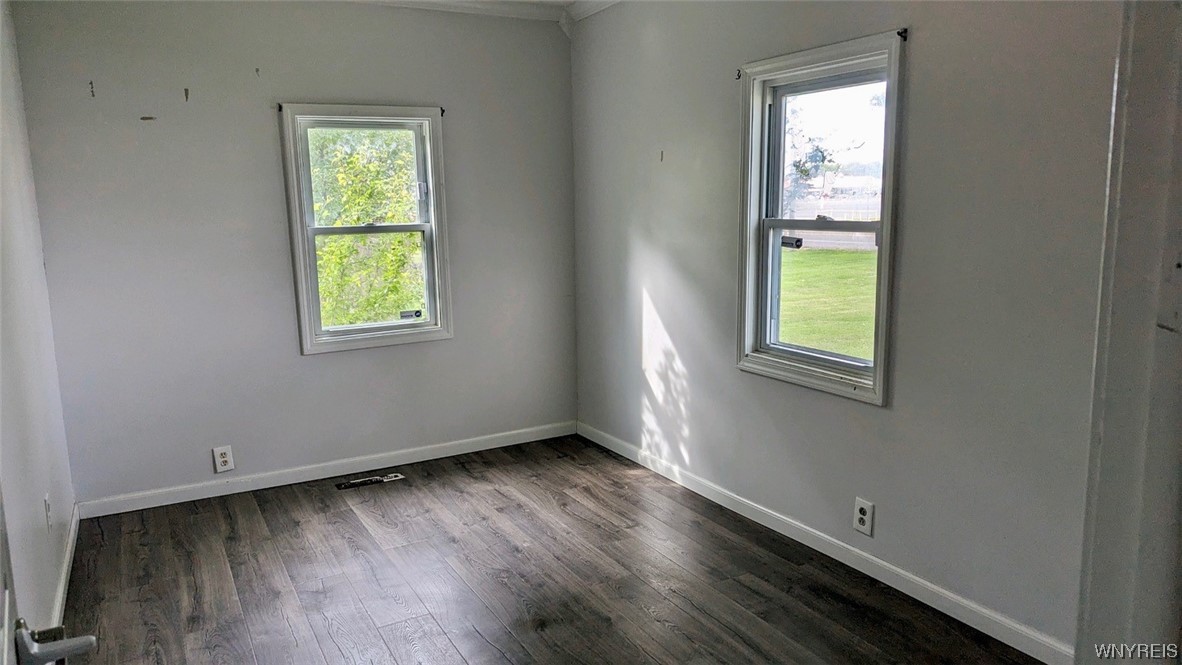 6683 Walmore Road, Wheatfield, NY 14304