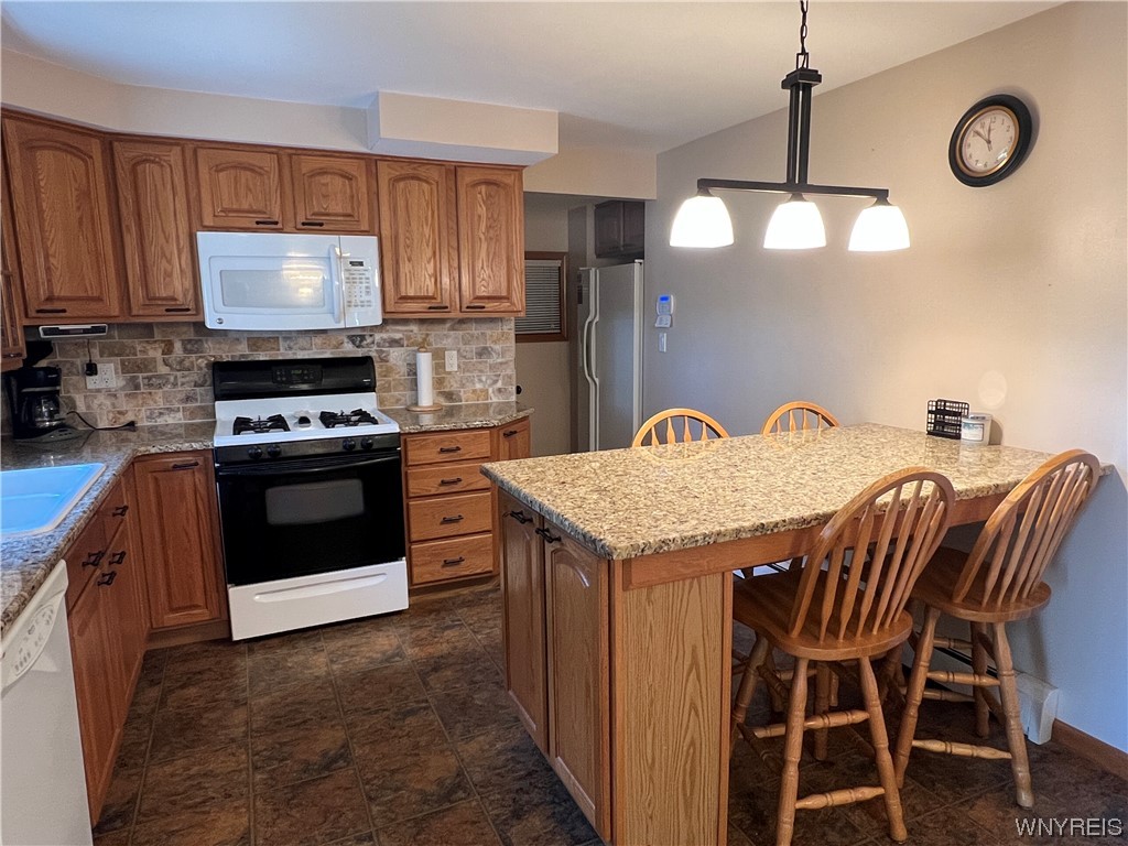 6879 Errick Road, Wheatfield, NY 14120