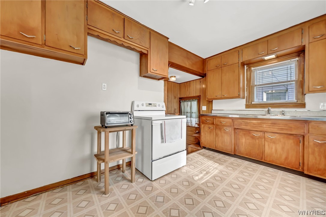 6202 Stephenson Avenue, Niagara Falls, NY 14304