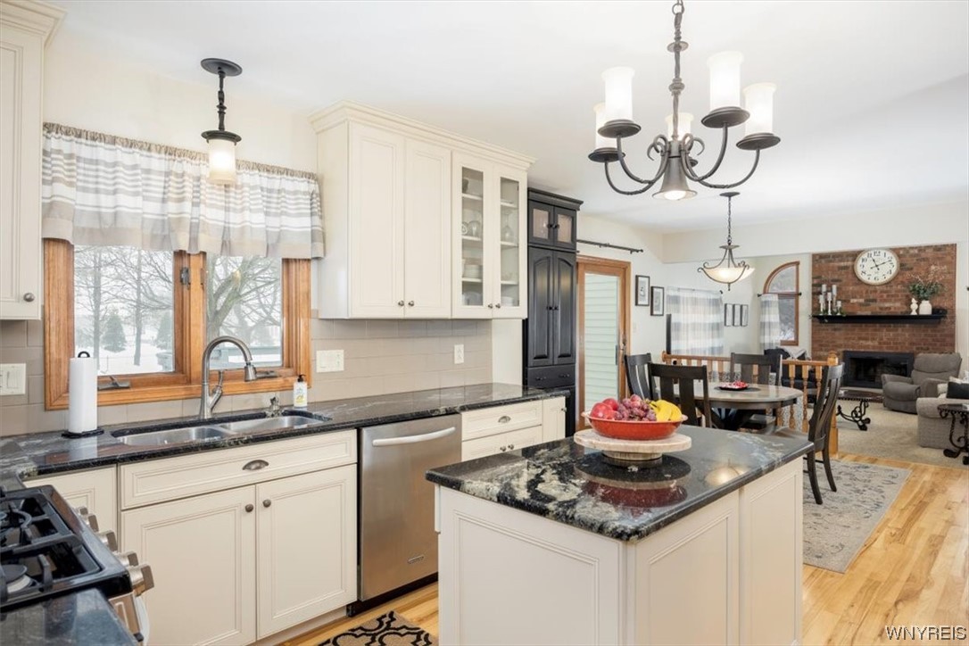 6 Silent Meadow Lane, Orchard Park, NY 14127