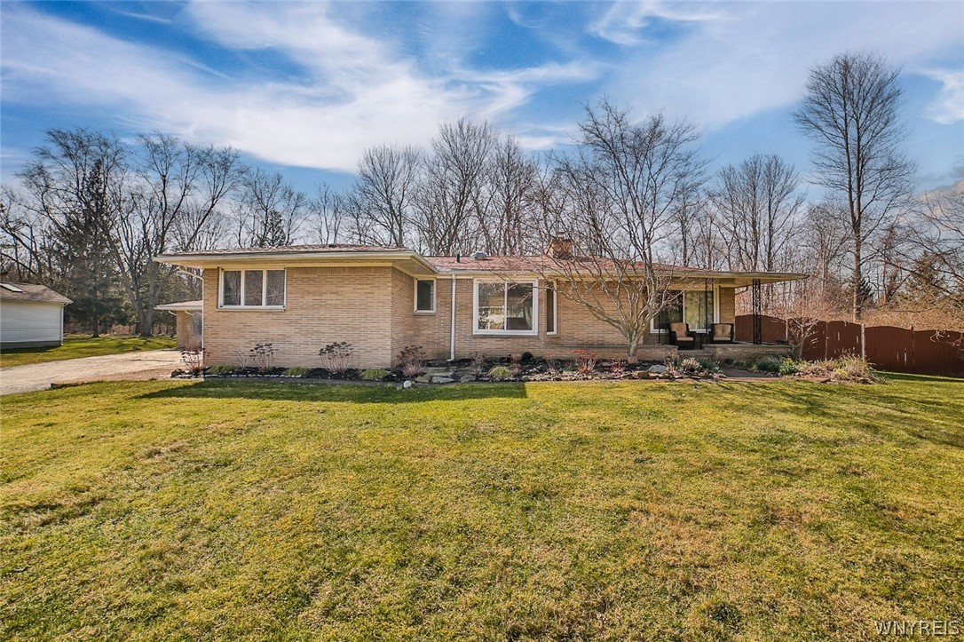 135 N French Road, Amherst, NY 14228