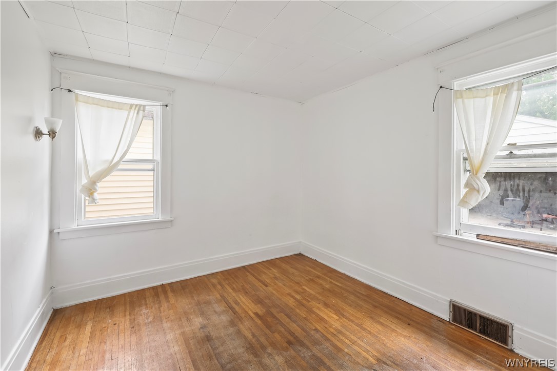 140 W Winspear (Lower) Avenue, Buffalo, NY 14214, University Heights