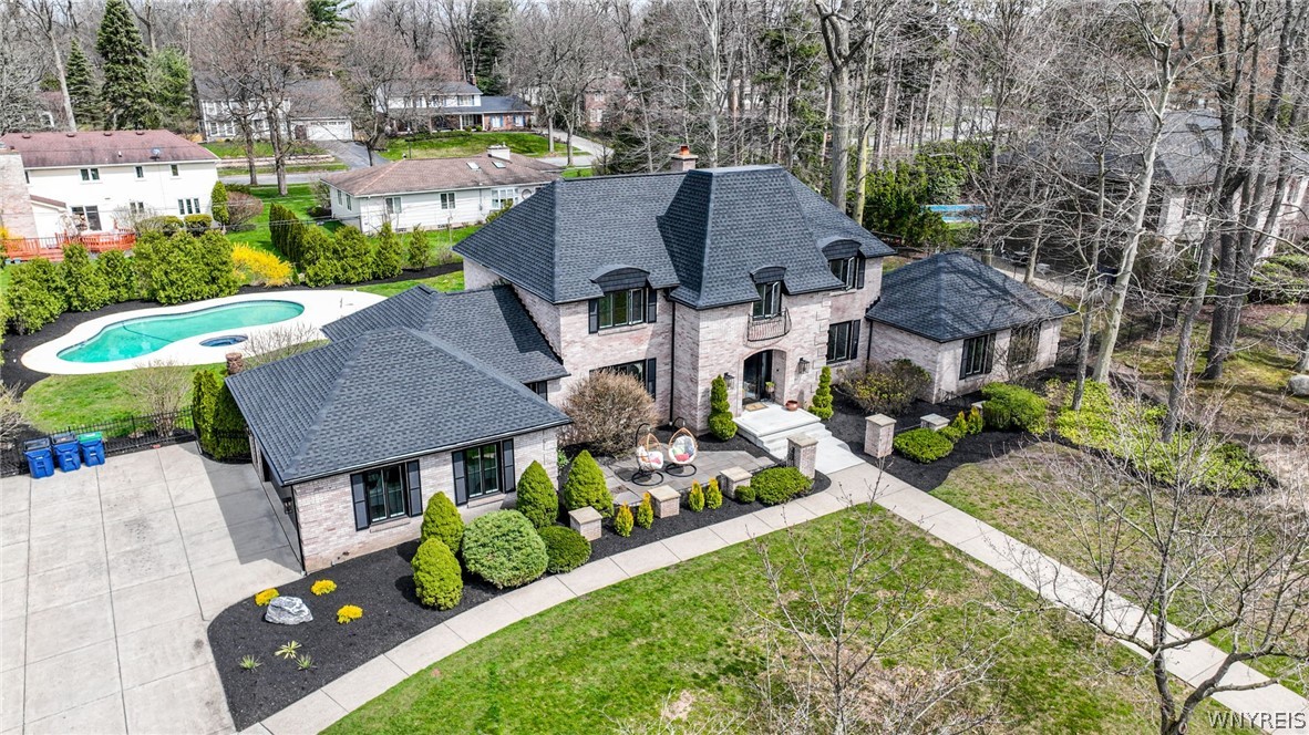 200 Deer Run Drive, Amherst, NY 14221