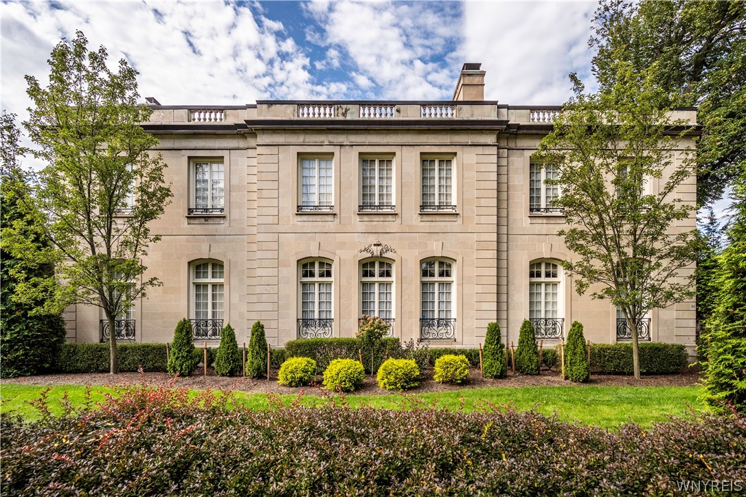 50 Tudor Place, Buffalo, NY 14222, Delaware District