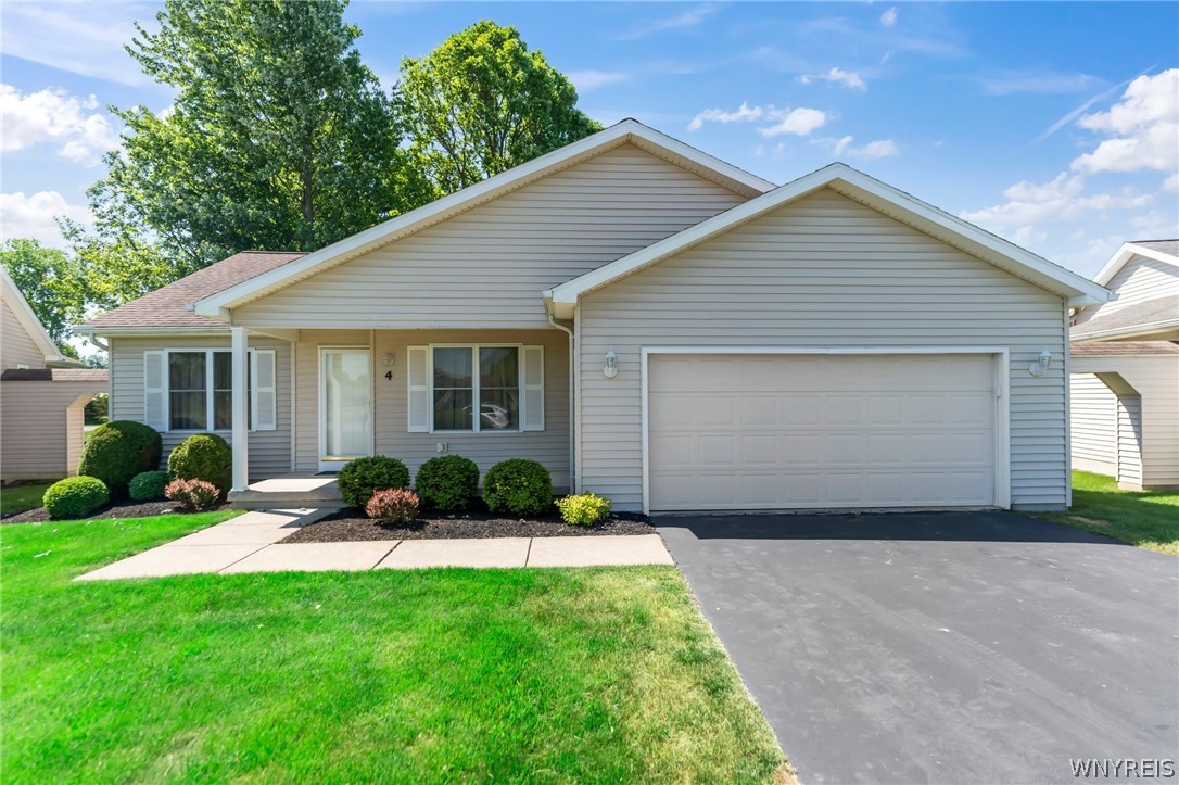 4 Alexander Parkway, Pendleton, NY 14120