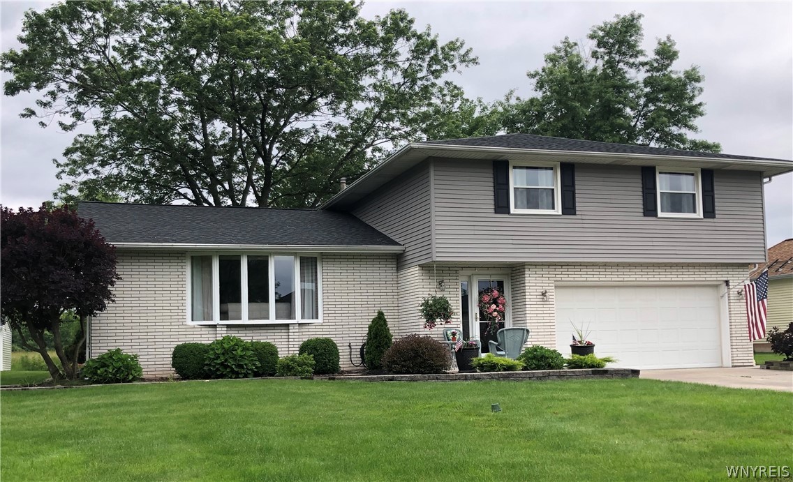 70 Country Club Lane, Grand Island, NY 14072