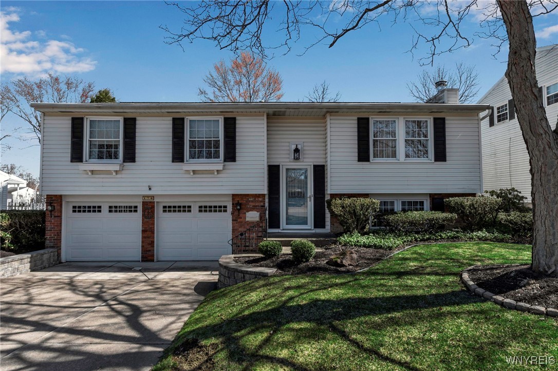 176 Theresa Court, West Seneca, NY 14224