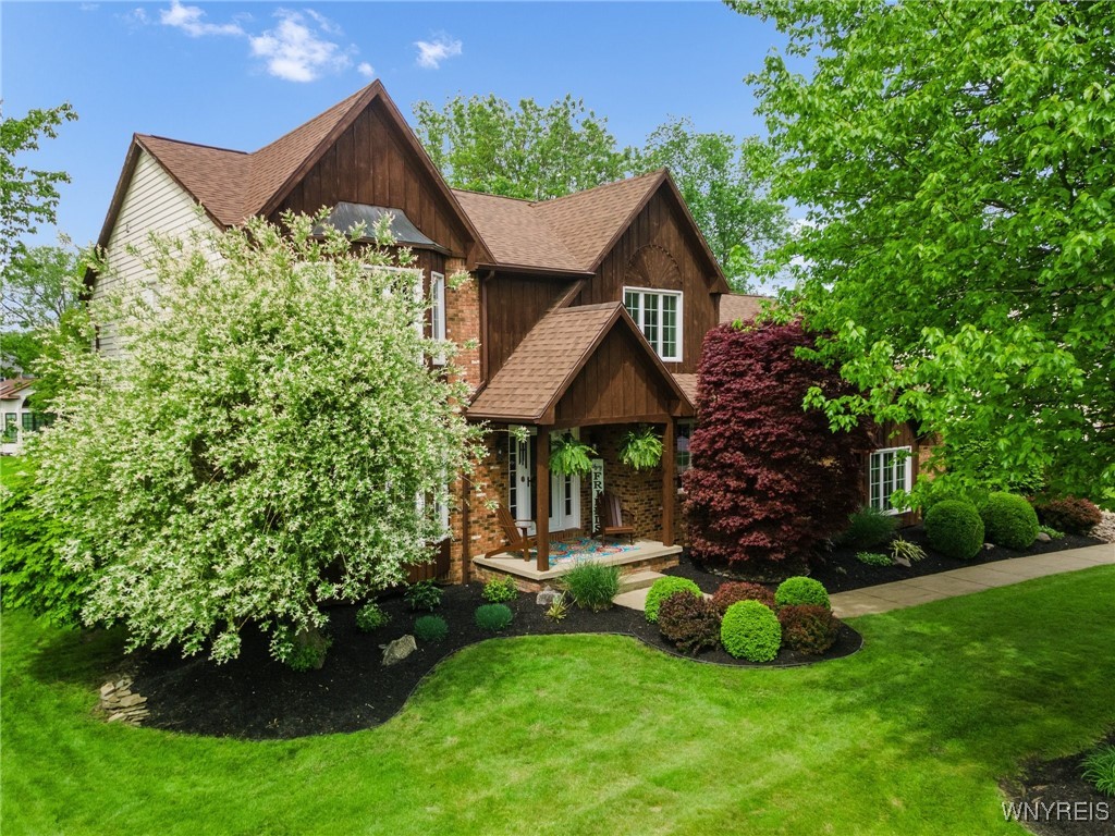 8270 Lisa Lane, Clarence, NY 14051