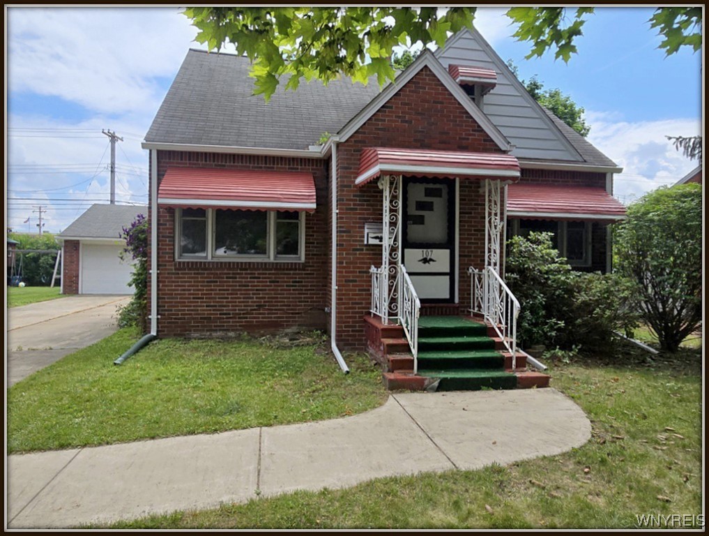 107 Singer Drive, West Seneca, NY 14224