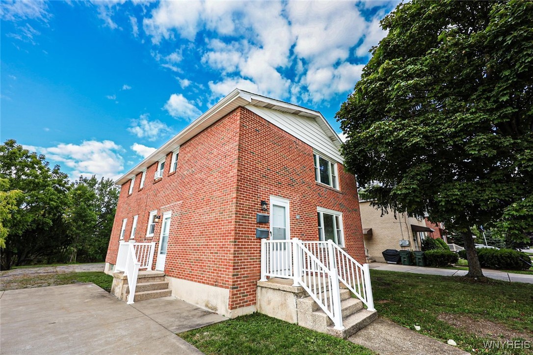 862 Falcon Drive, Lancaster, NY 14043