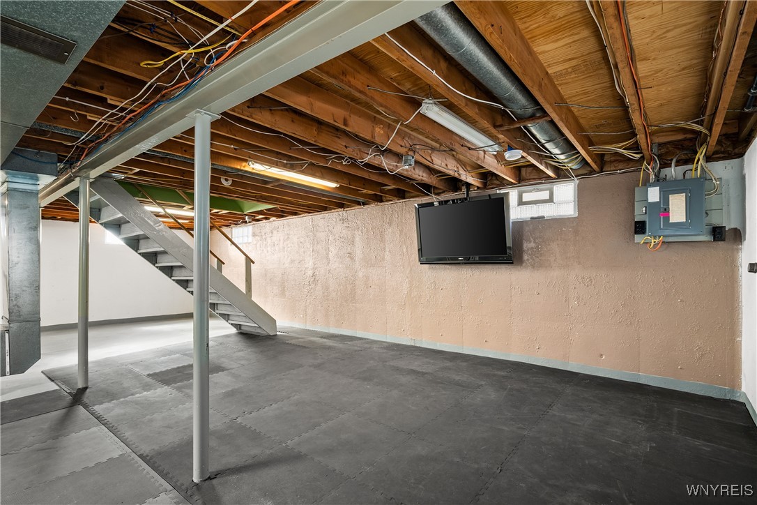 405 Weimar Street, Buffalo, NY 14206, Kaisertown