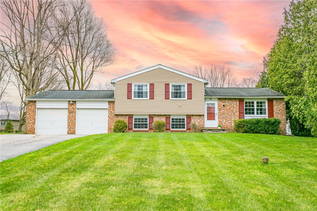28 Flint Lock Circle, Chili, NY 14624