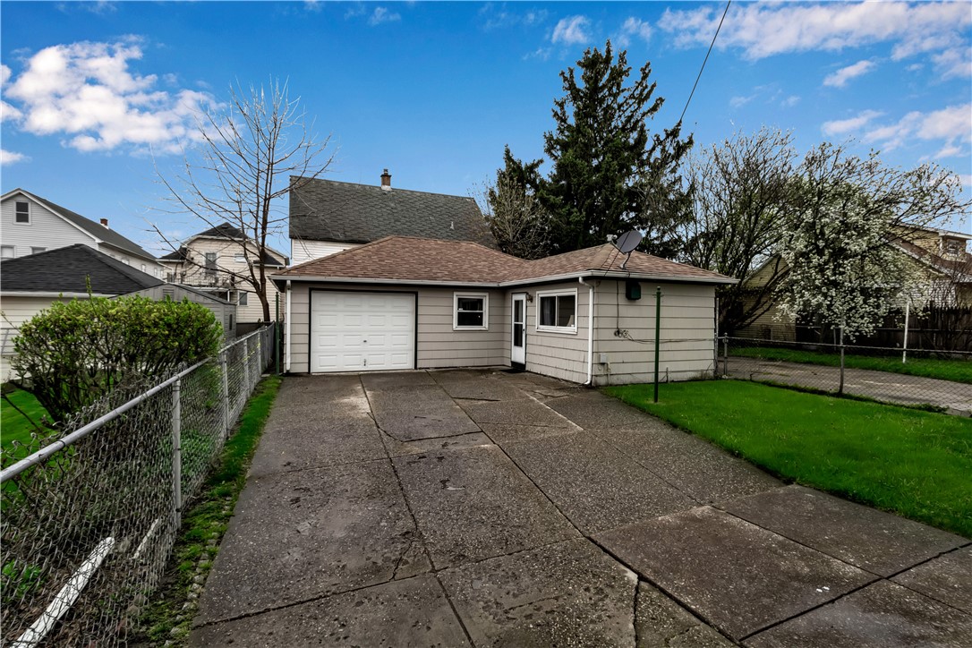 42 Pine Ridge Road, Cheektowaga, NY 14211