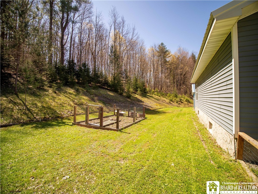 5585 Eke Road, Harmony, NY 14710