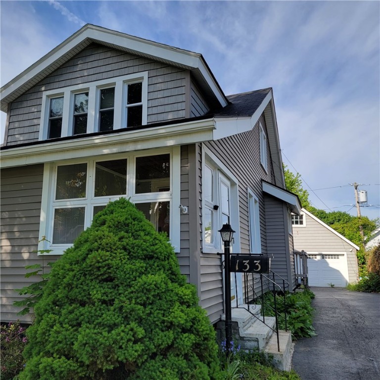 133 California Drive, Greece, NY 14616