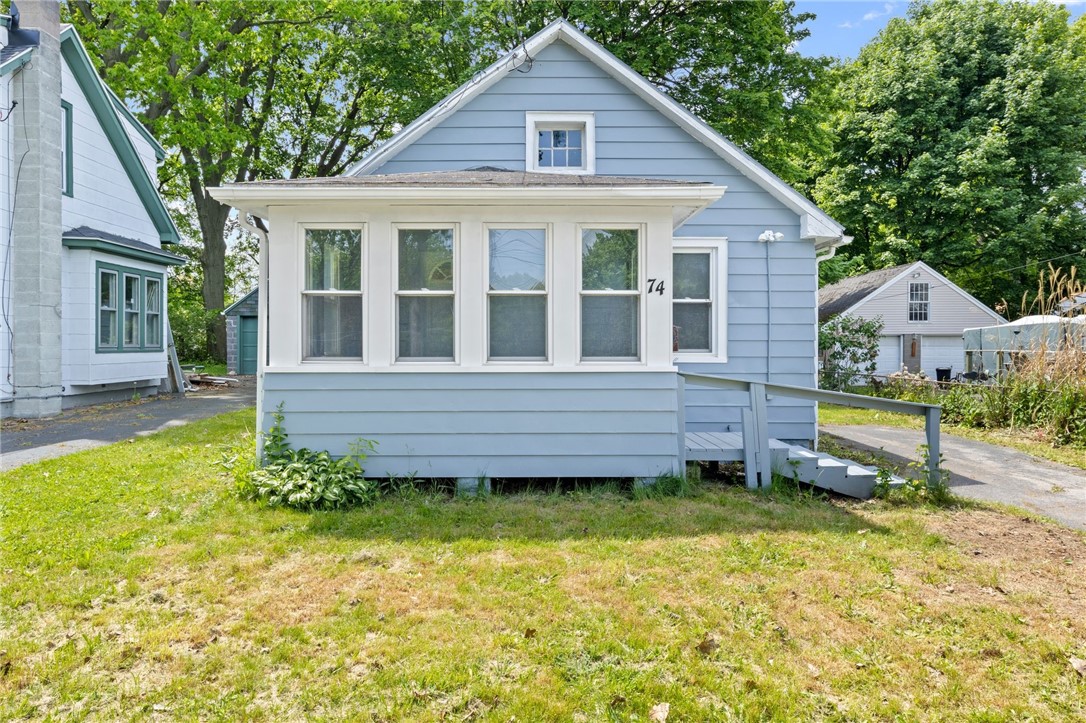 74 Clearview Road, Greece, NY 14616