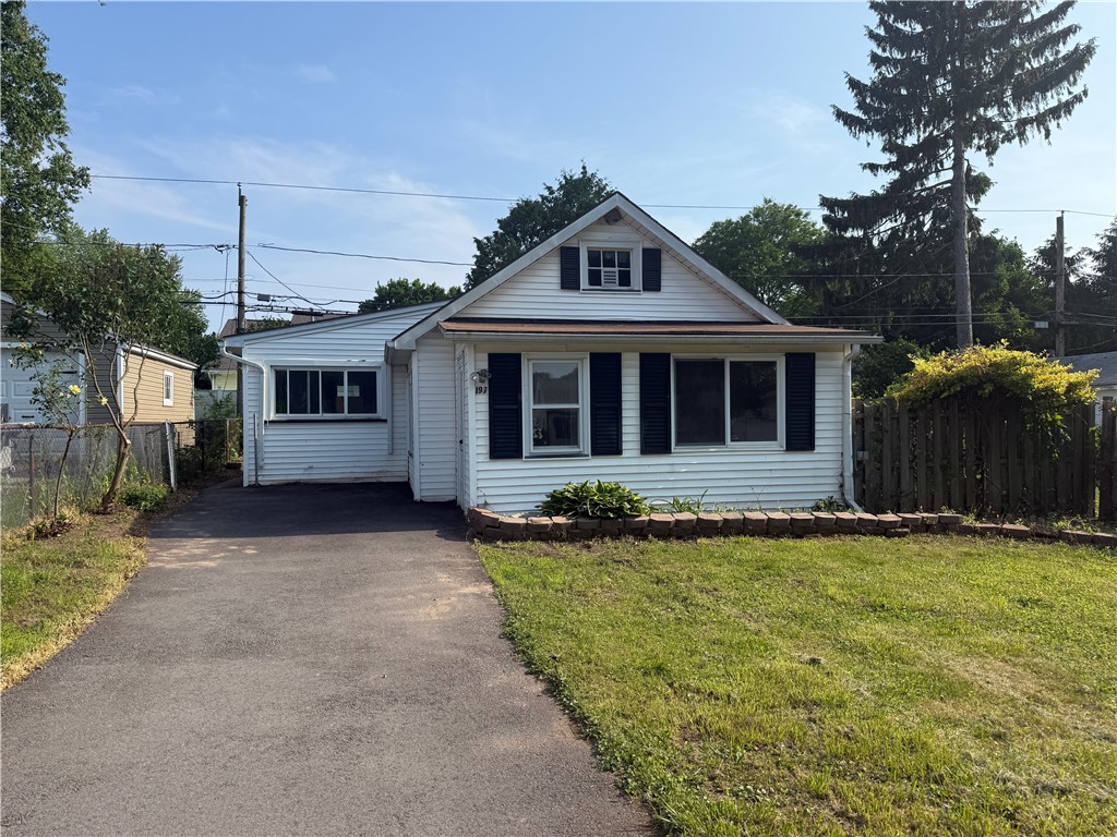 197 Brayton Rd, Greece, NY 14616