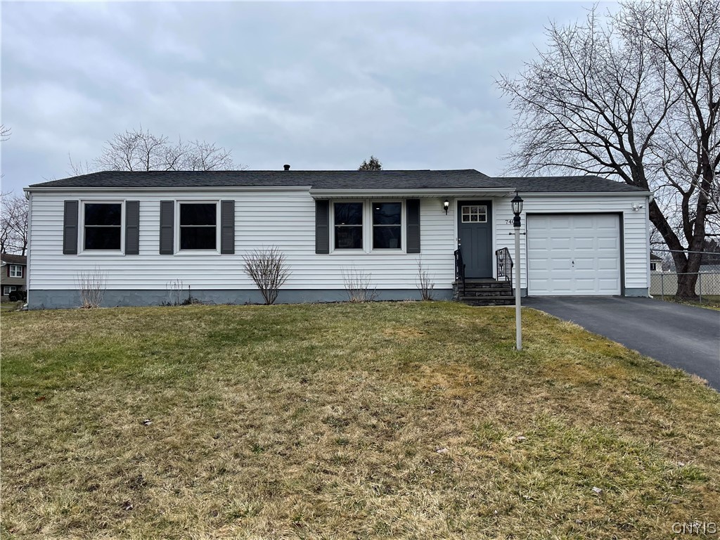 7401 Farmstead Road, Clay, NY 13088