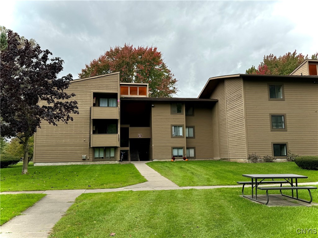 33 Watertree Drive, DeWitt, NY 13057