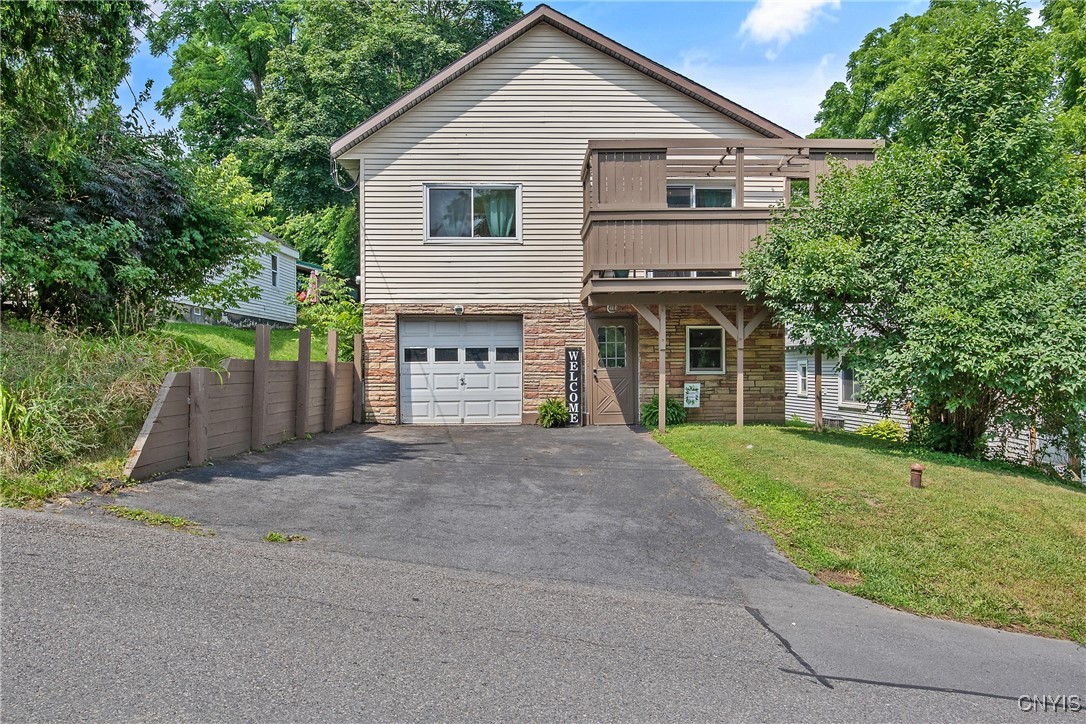 229 Gillespie Avenue, Camillus, NY 13219