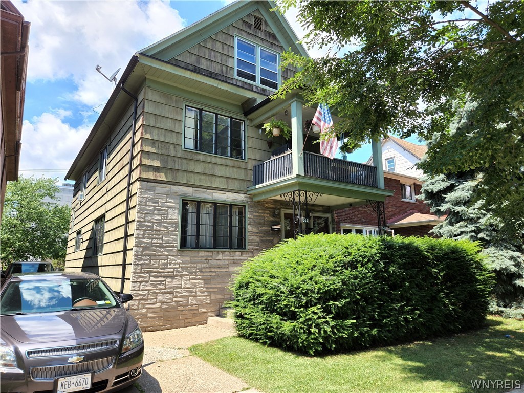 544 Memorial Parkway, Niagara Falls, NY 14301